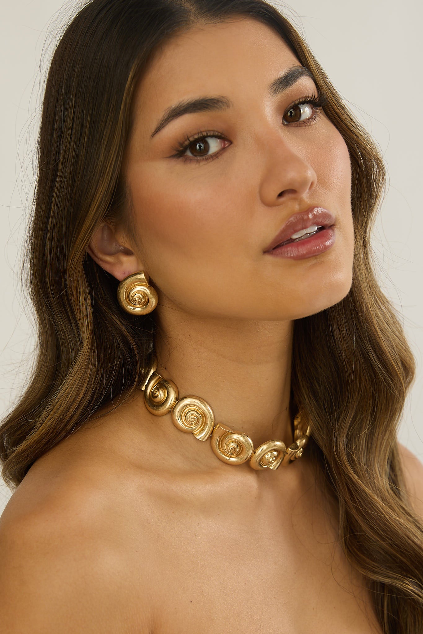 Serenova Spiral Shell Collar Necklace Gold– Selfie Leslie Australia