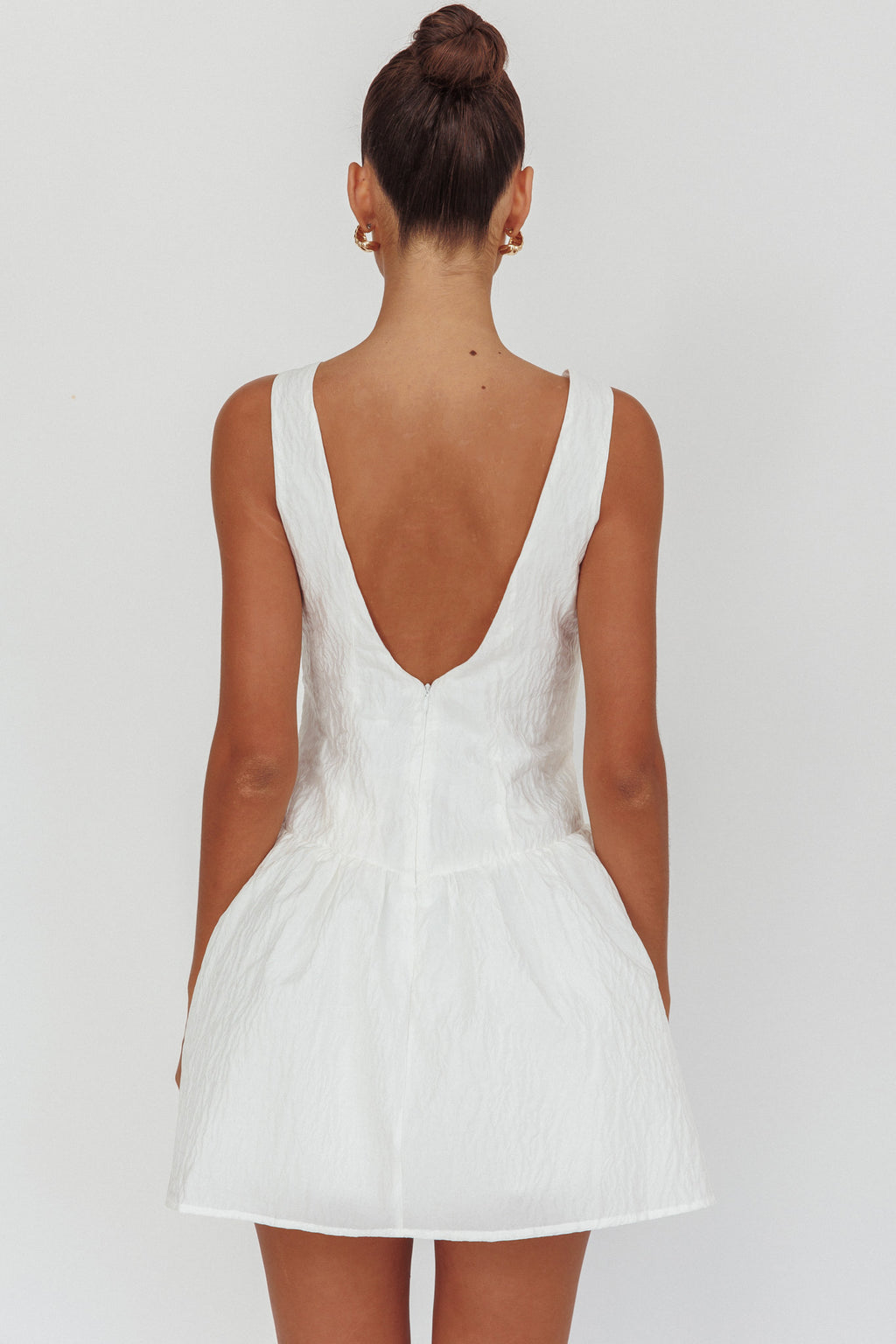 Profile Pic Drop Waist Flounce Mini Dress Textured White– Selfie Leslie ...